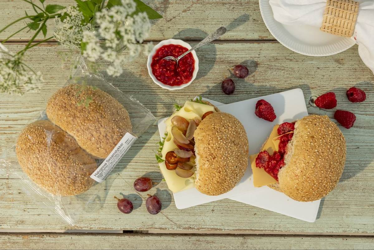 Sesamstykker med ost | Bakehuset