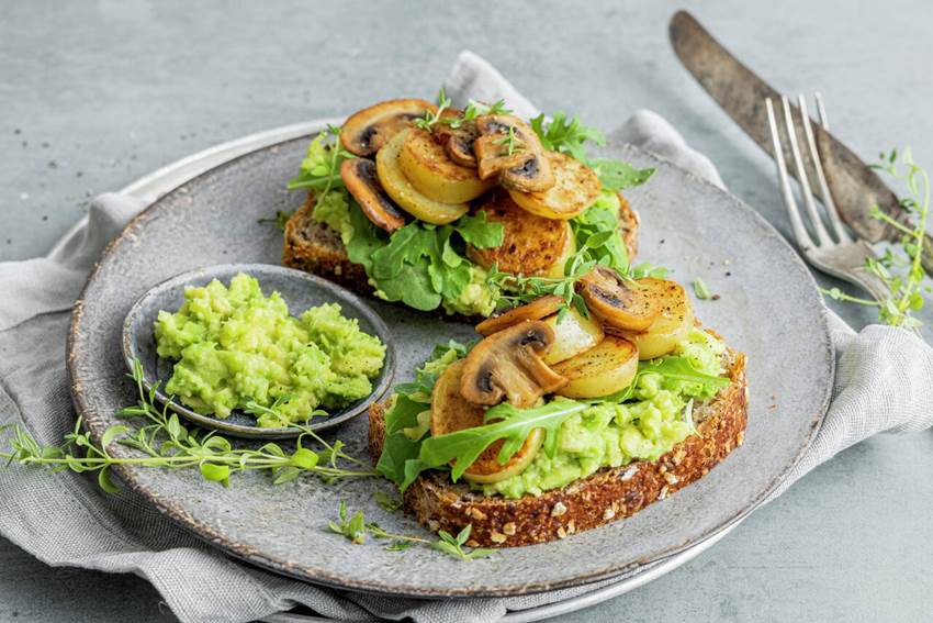 Resteskiver med potet, guacamole og stekt sopp | Bakehuset Resteskiver med potet, guacamole og stekt sopp | Bakehuset