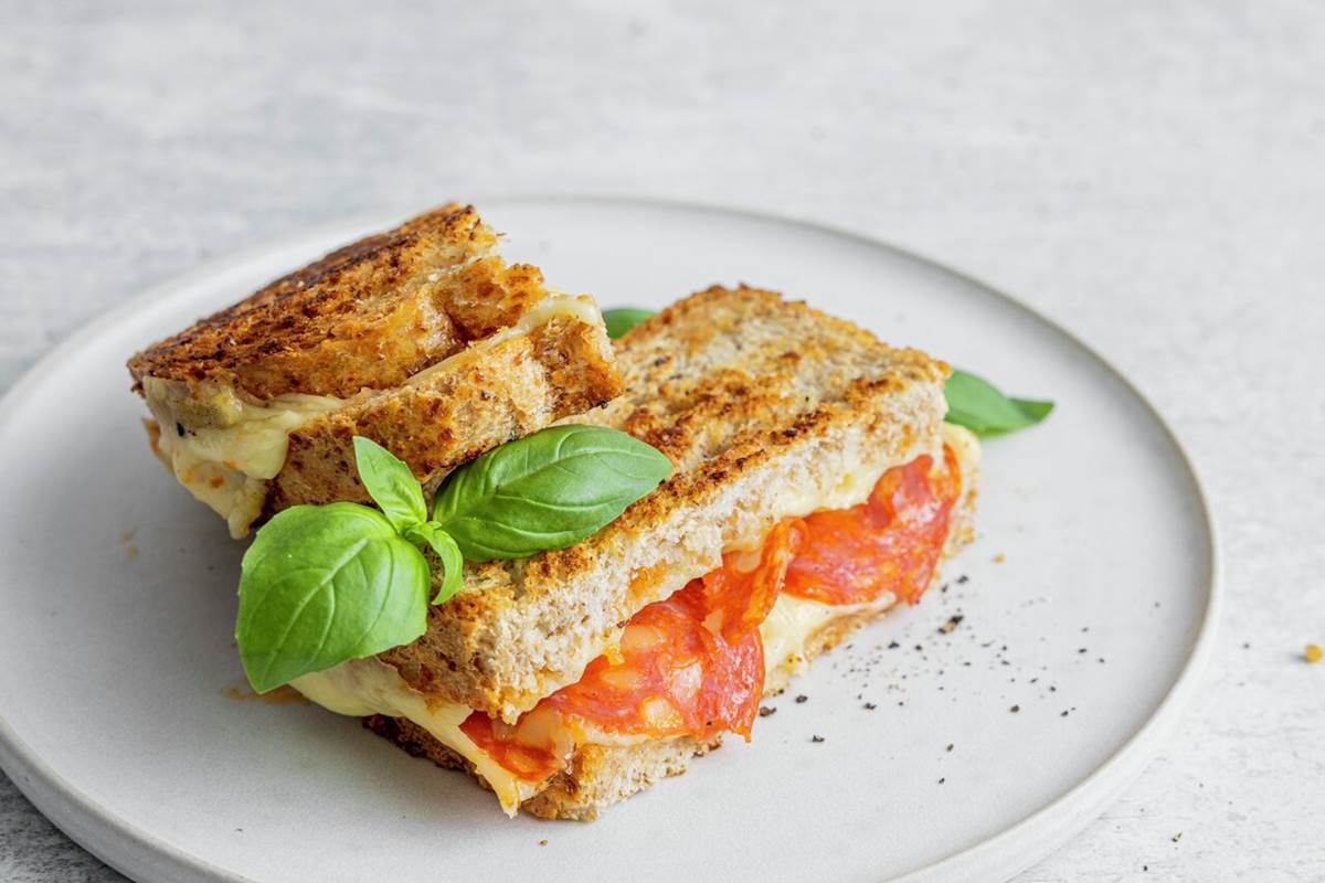 Toast med pepperoni | Bakehuset