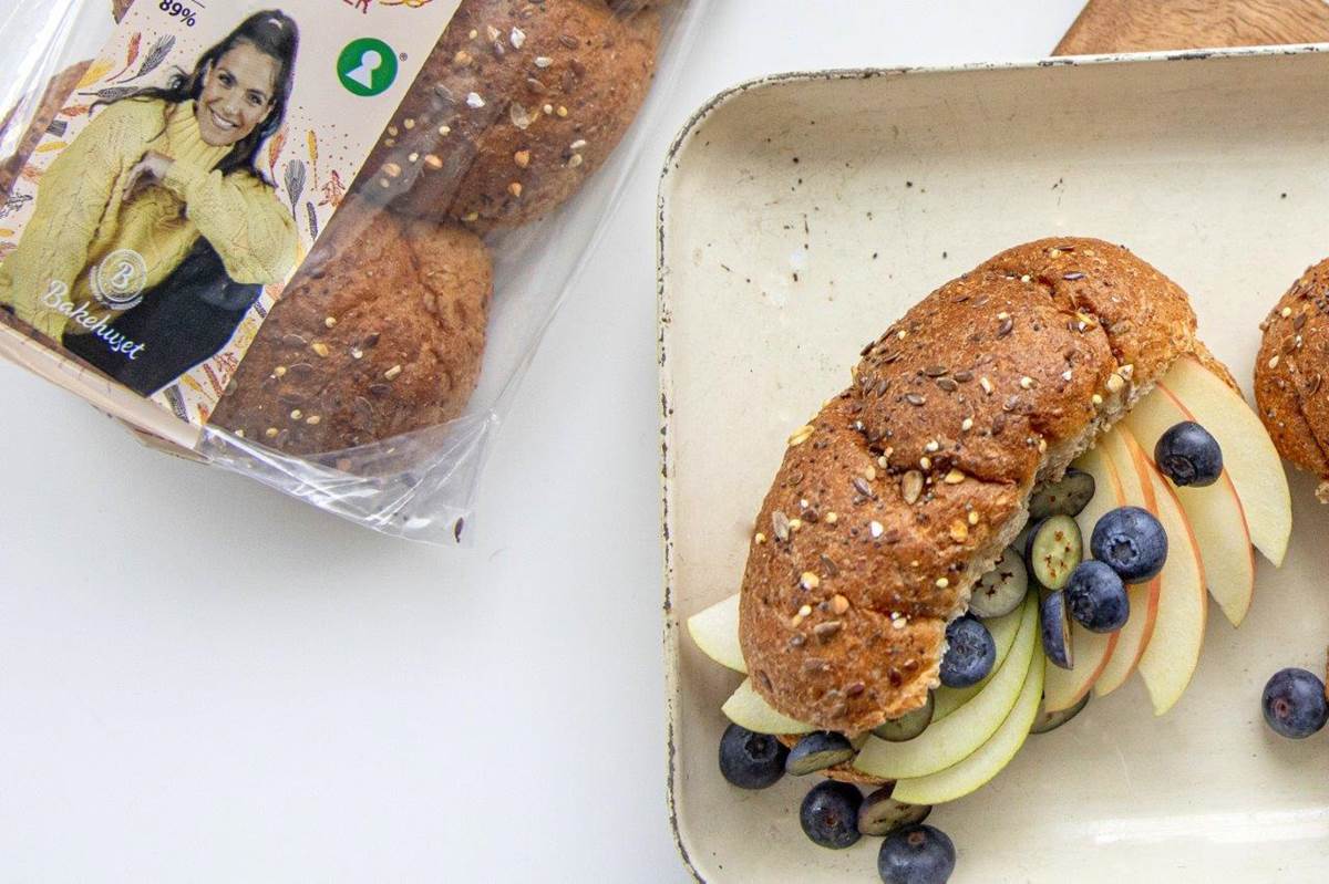 Funkygine Fiberstykke med frukt og bær | Bakehuset