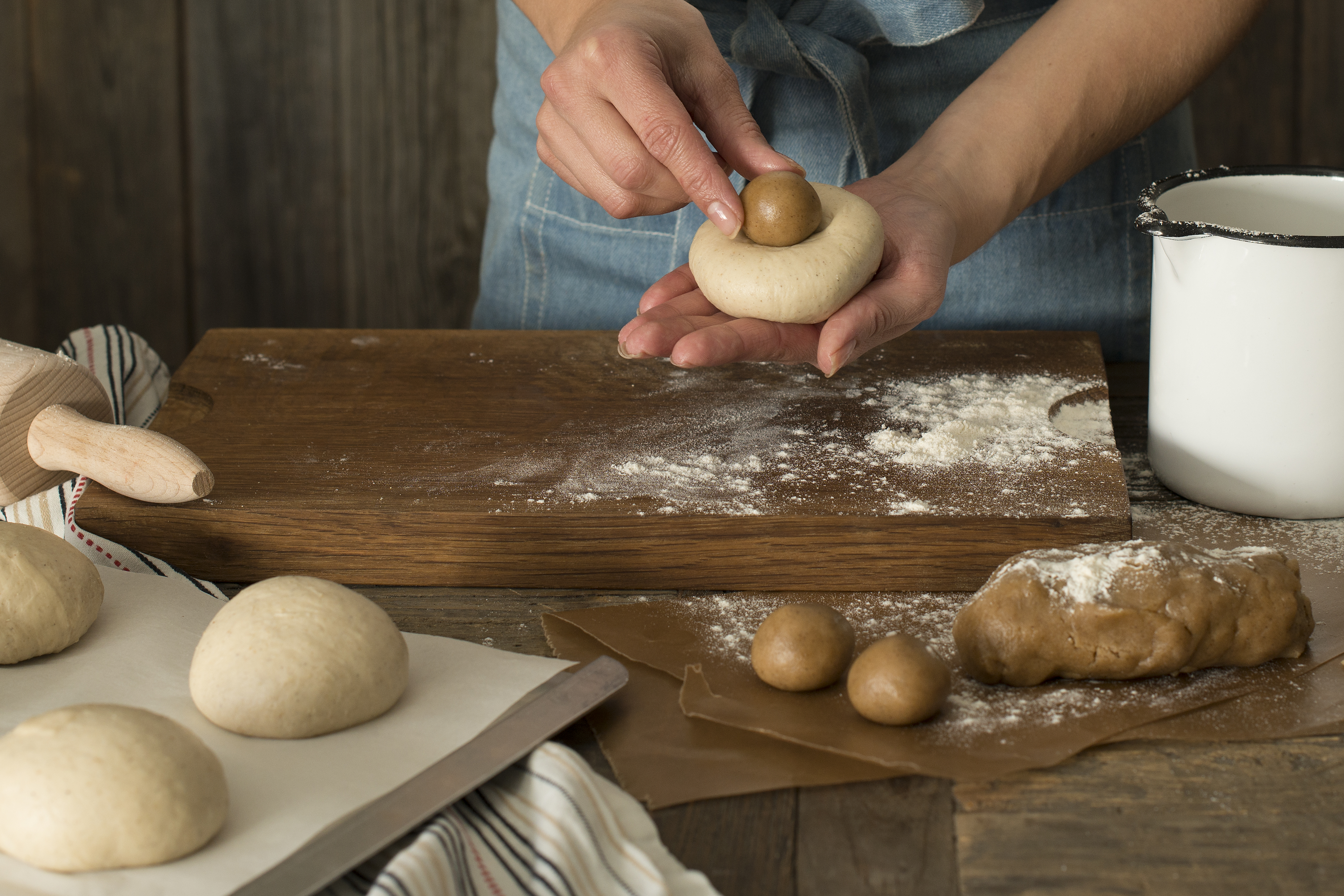 Fylte boller med pepperkakedeig | Bakehuset