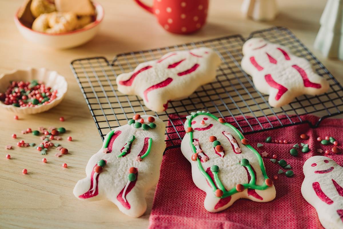 Kakemenn med glasur og pynt | Bakehuset